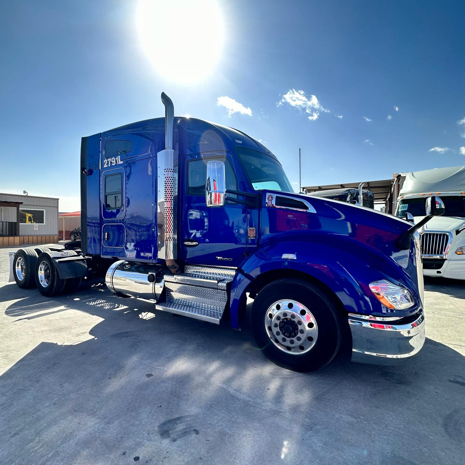 2021 KENWORTH T-680 (BLUE) | Sun City Trucks Sales