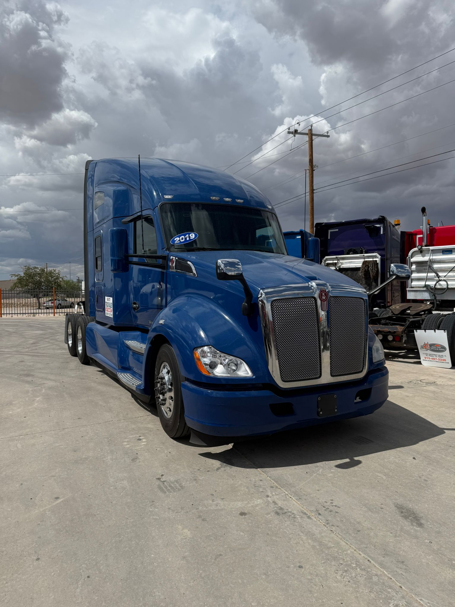 2019 KENWORTH T680 (BLUE) | Sun City Trucks Sales