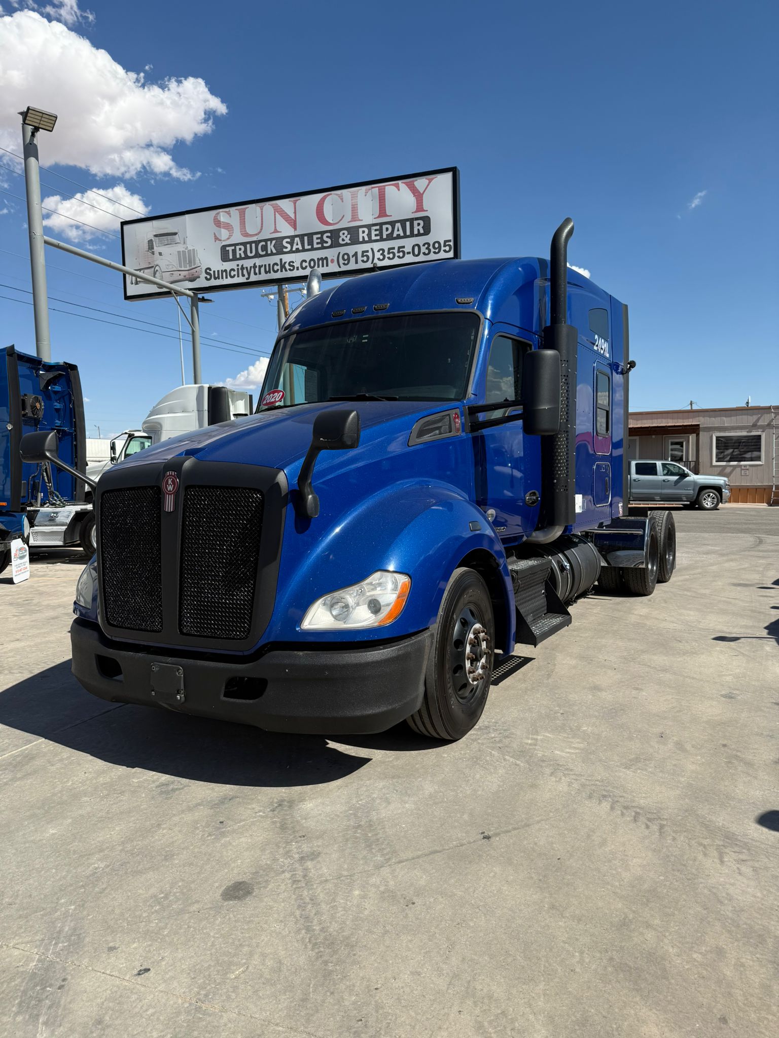 2020 KENWORTH T-680 MR (BLUE) | Sun City Trucks Sales