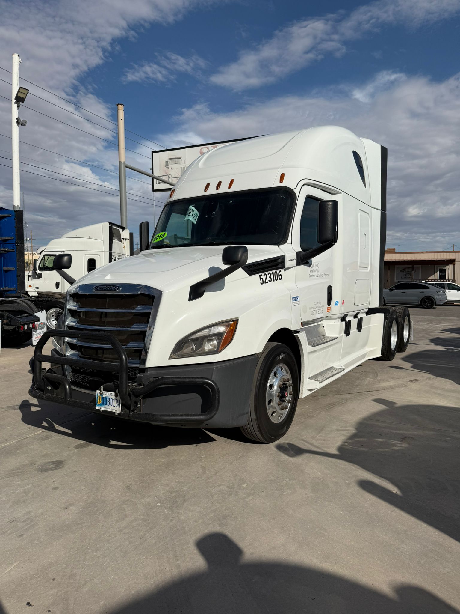2018 FREIGHTLINER CASCADIA (WHITE) | Sun City Trucks Sales