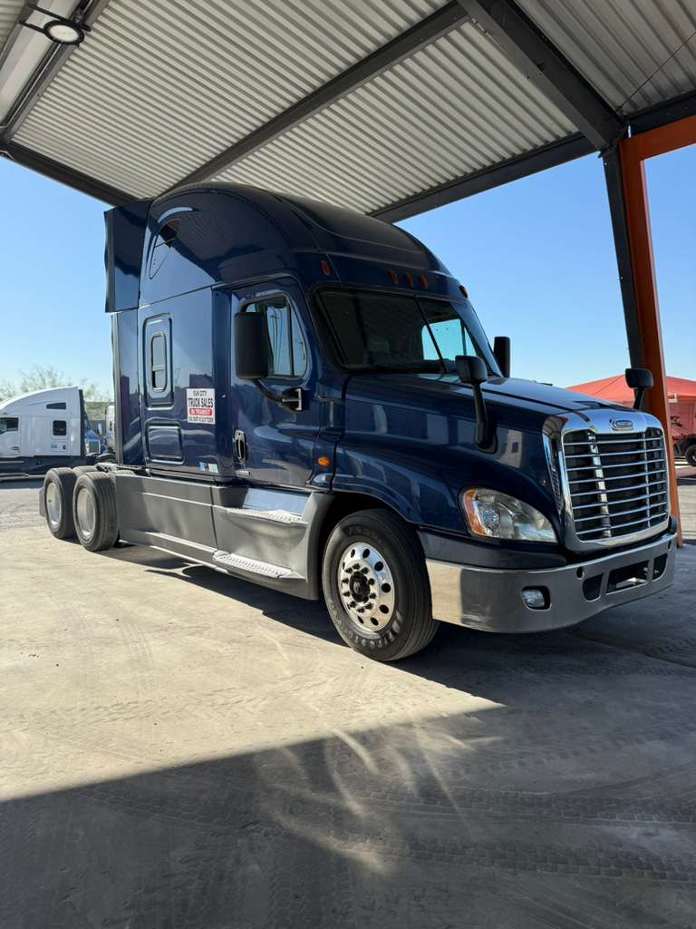 2017 FREIGHTLINER CASCADIA (BLUE) | Sun City Trucks Sales