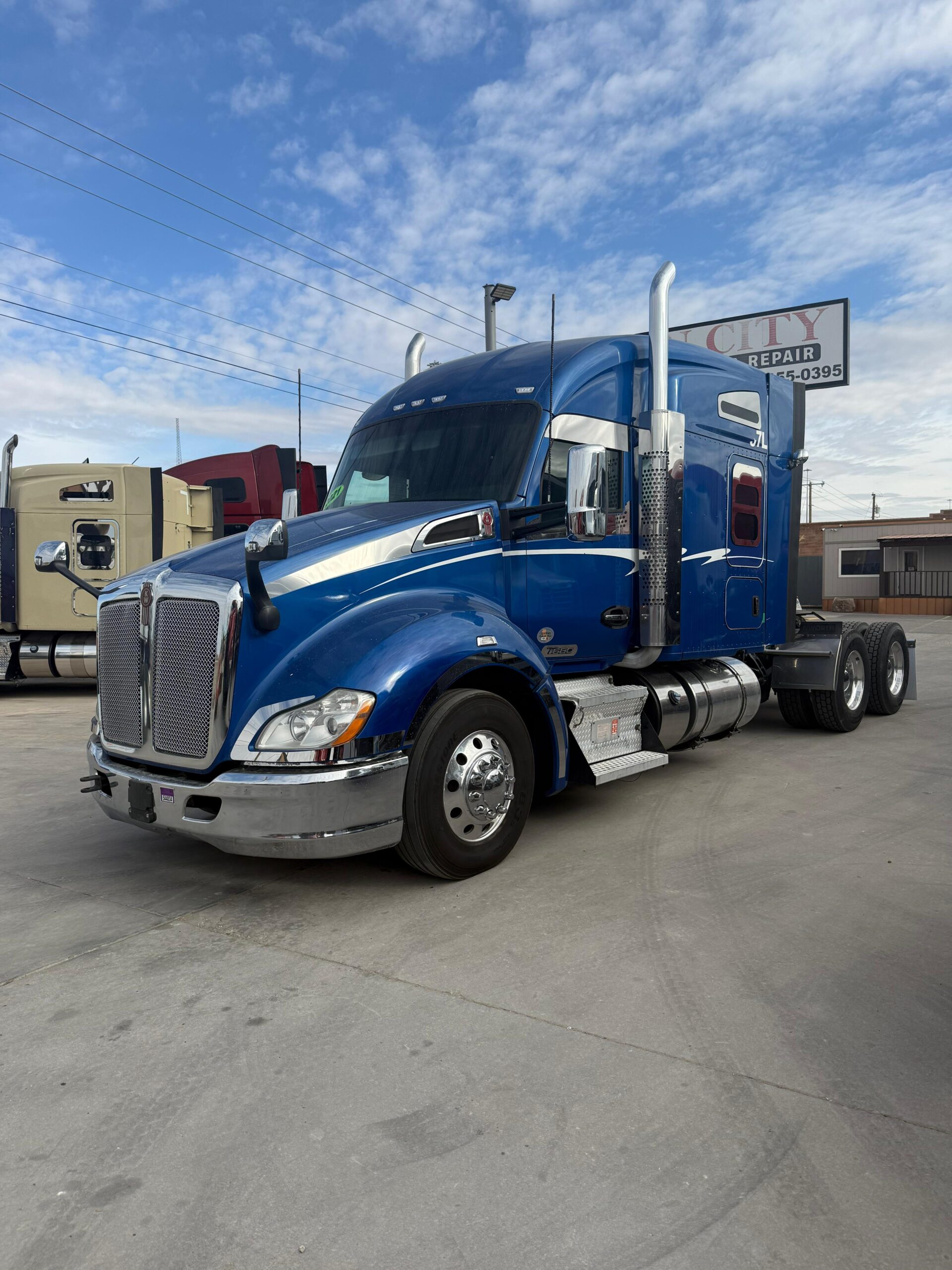 2021 KENWORTH T680 (BLUE) | Sun City Trucks Sales